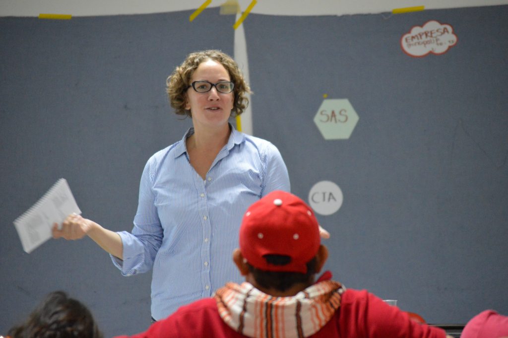Calurosa despedida tributaron los trabajadores a Valkyrie Hanson ...